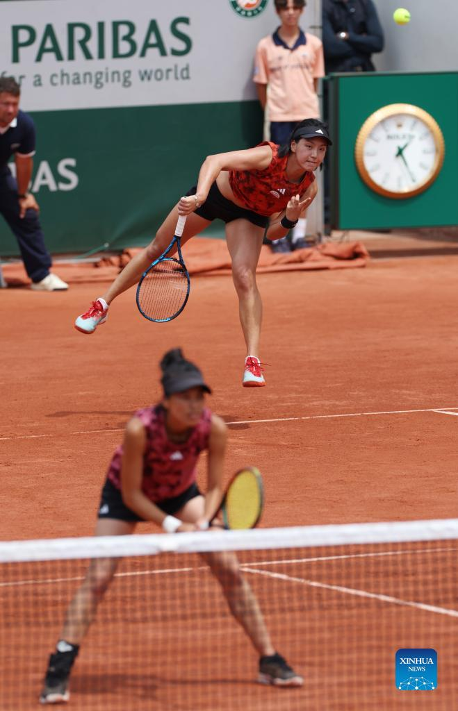 Wang/Hsieh power into women's doubles at French Open (updated)-Xinhua
