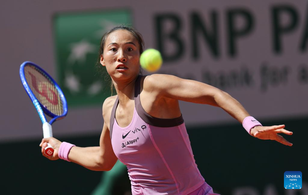 Zheng Qinwen suffers earliest French Open exit with first round loss ...